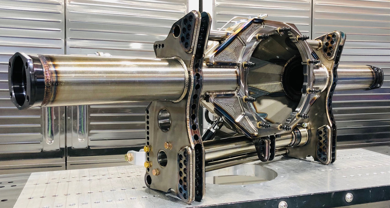 Custom Built FAB 9 4 Link / Ladder Bar Housing